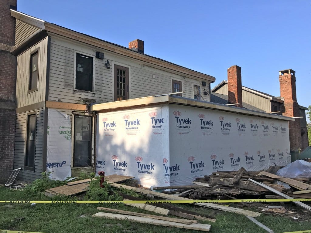 Burton Fox Inn Putting Up New Front | Geauga County Maple Leaf