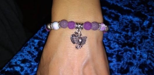 Sip-n-Sniff Bracelet Workshop Rocks in Newbury | Geauga County Maple Leaf