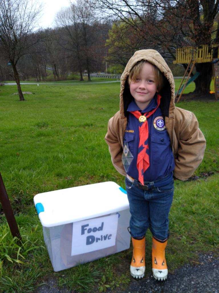 Chester’s Cub Scout Pack 3104 Holds Food Drive | Geauga County Maple Leaf