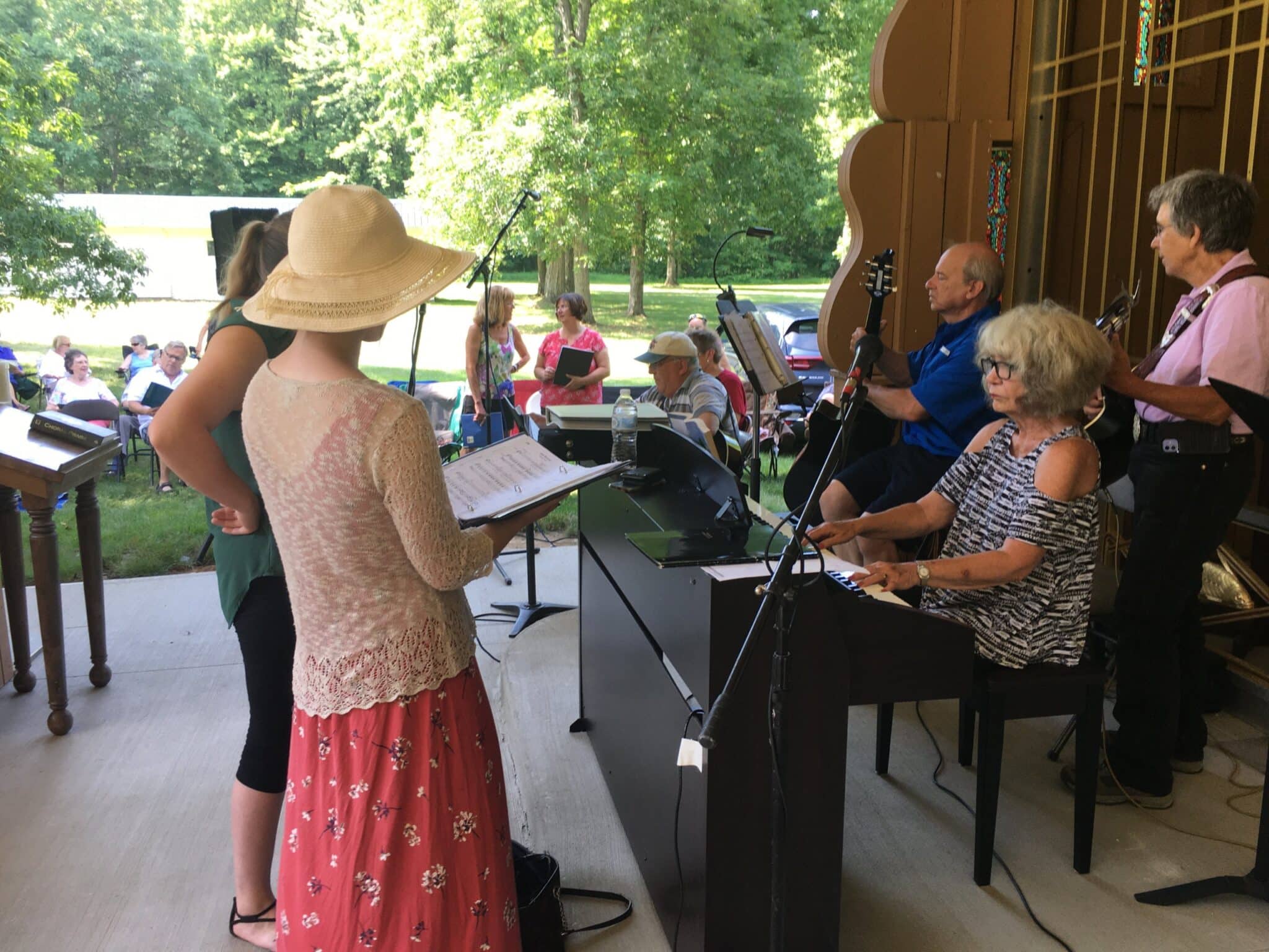 Church Honors Retiring Pastor, Welcomes Successor | Geauga County Maple ...