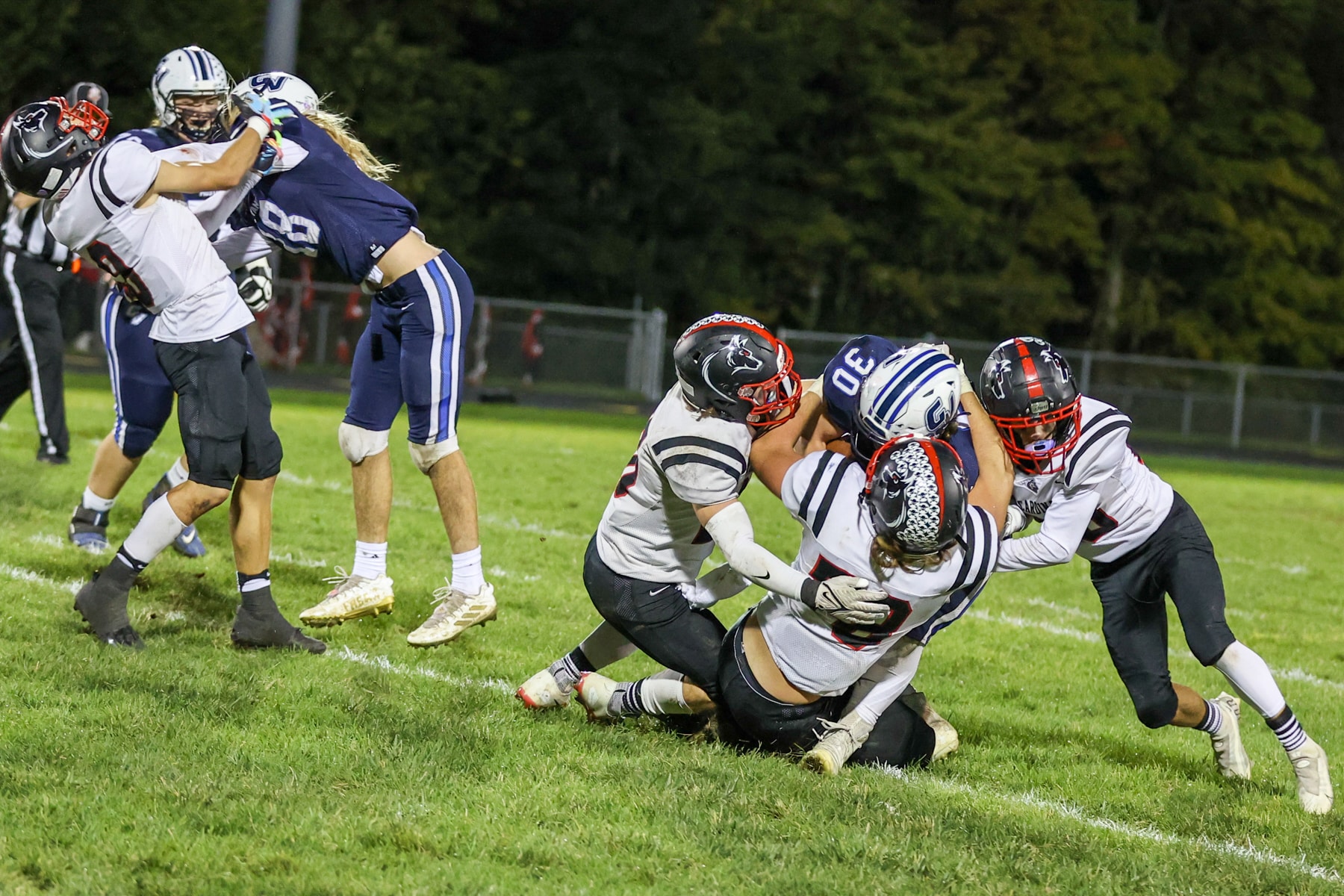 Huskies Run Over Mustangs | Geauga County Maple Leaf