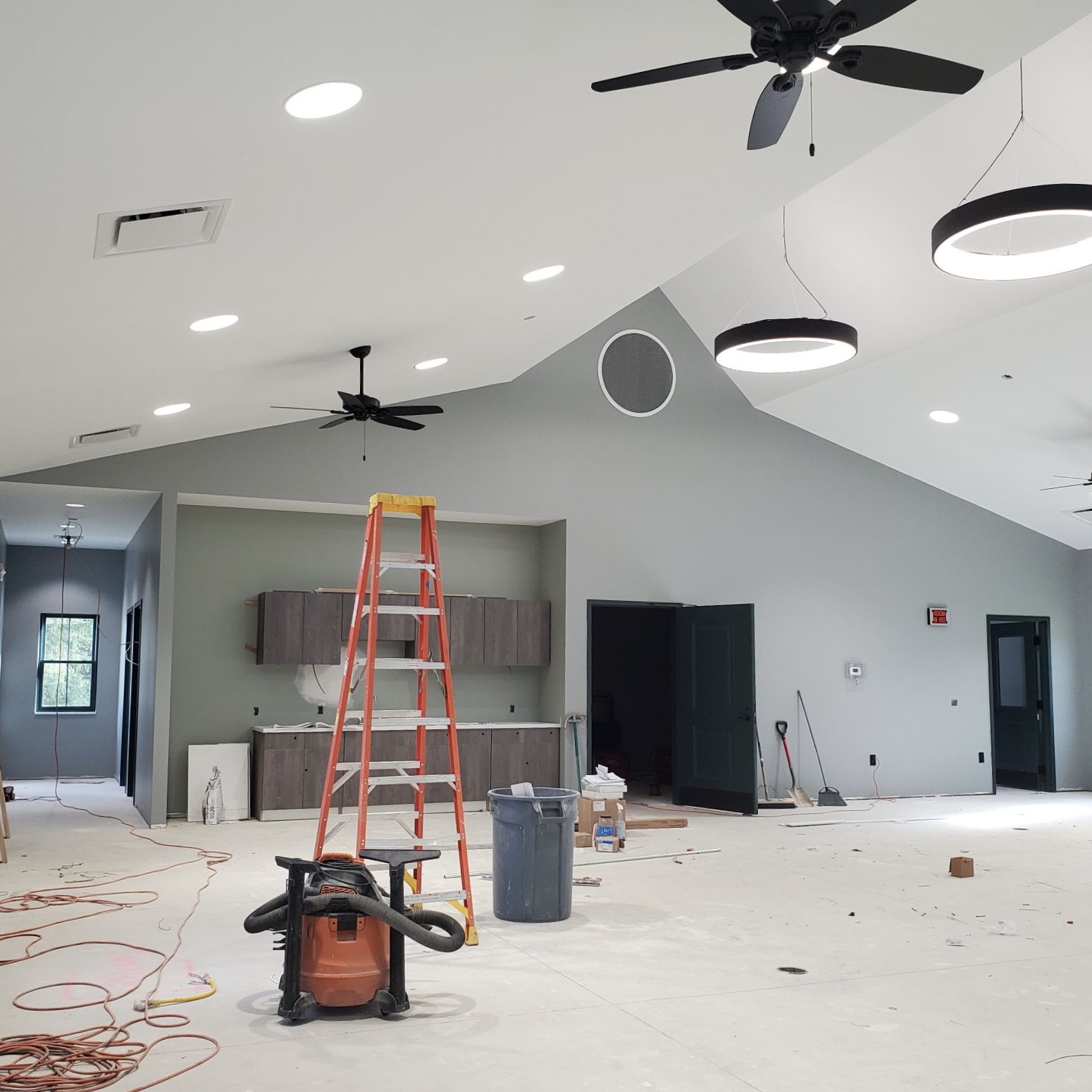 Light Still Out at Russell Community Center | Geauga County Maple Leaf