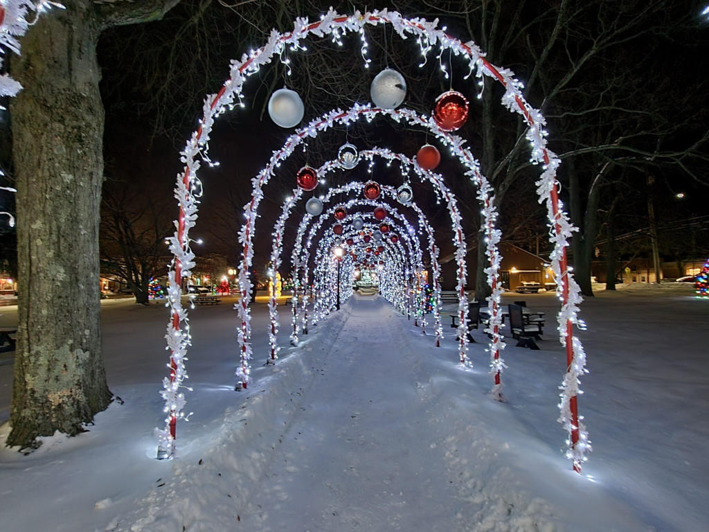 Community Spirit Shines Through Chardon Square Arches | Geauga County ...